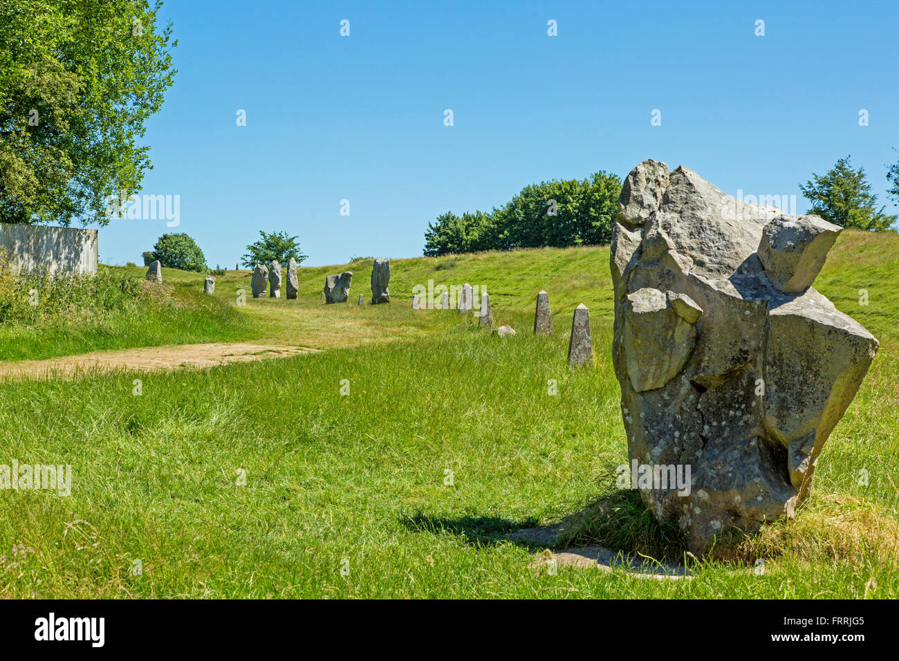 Avebury henge hi-res stock photography and images - Alamy