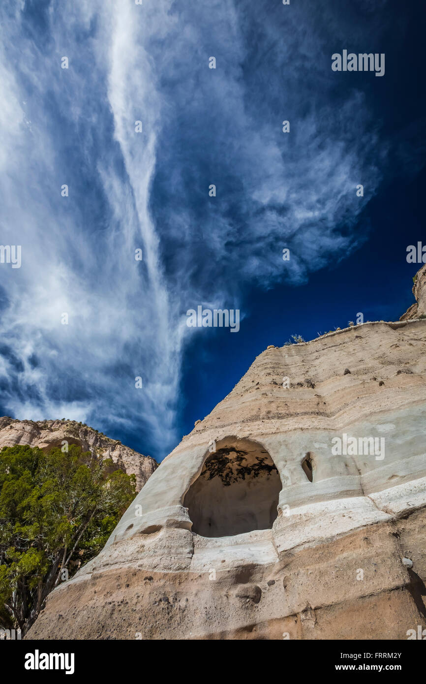 Cavate hi-res stock photography and images - Alamy