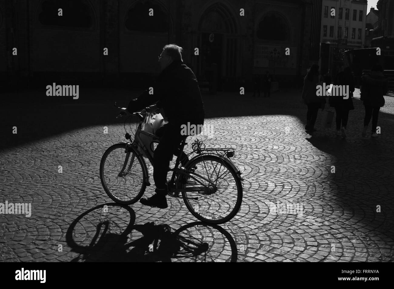 shadow of a cycle driver Stock Photo - Alamy