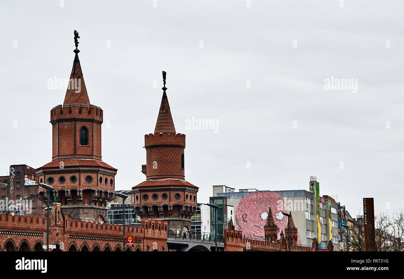 The Oberbaum Bridge is a double-deck bridge crossing Berlin's River ...