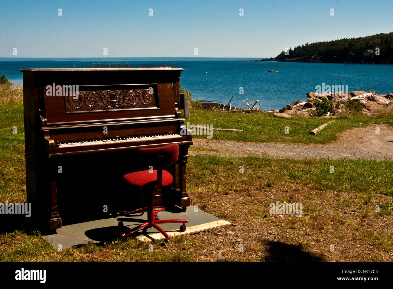 Piano outdoors along a beach ready for anyone to come to play it Stock ...