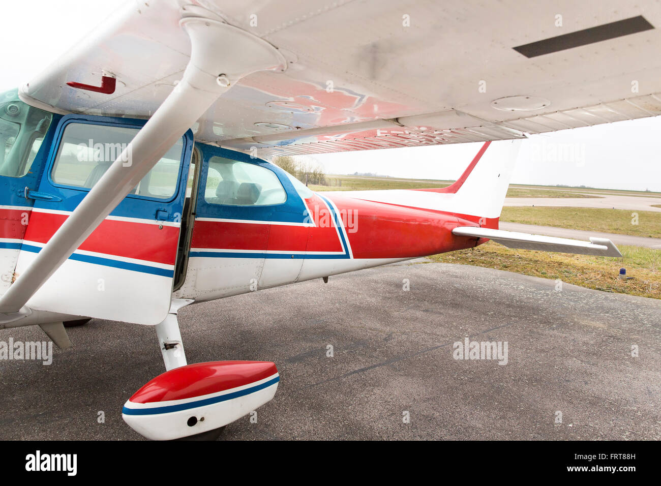 Part of cessna 172 plane Stock Photo - Alamy