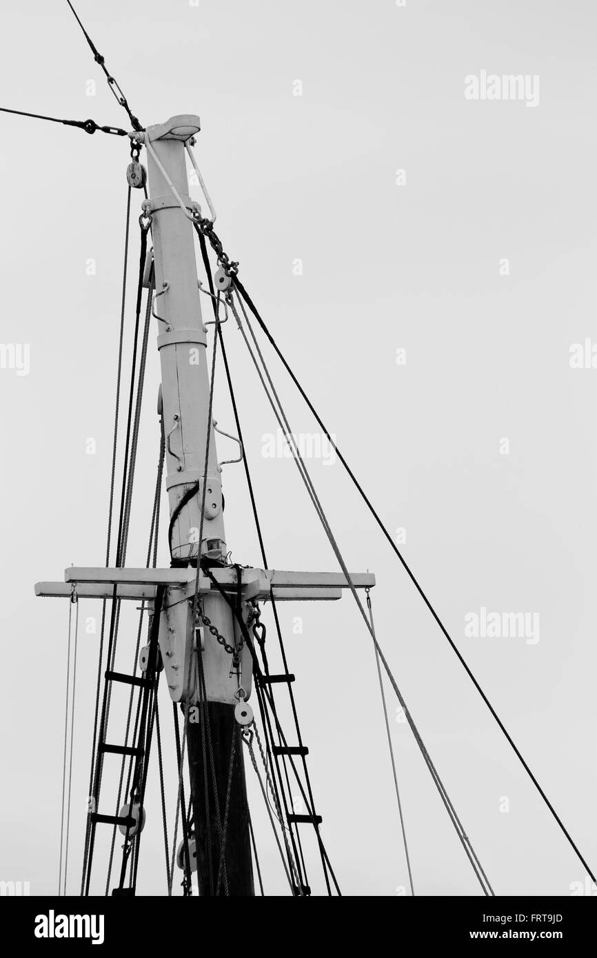 Ships Mast High Resolution Stock Photography and Images - Alamy