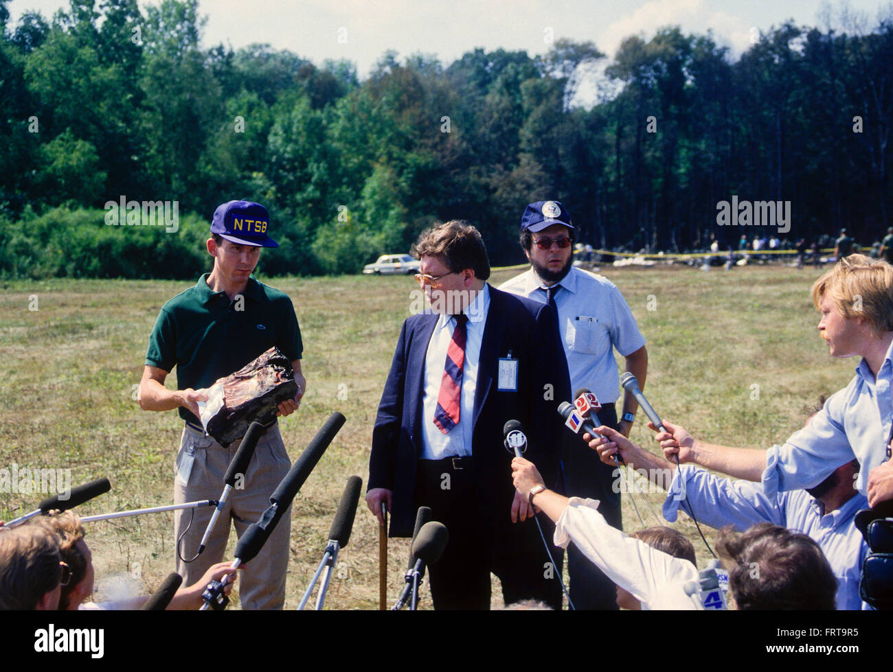 Milwaukee, Wisconsin. 9-7-1985 Midwest Express Airlines Flight 105, a ...