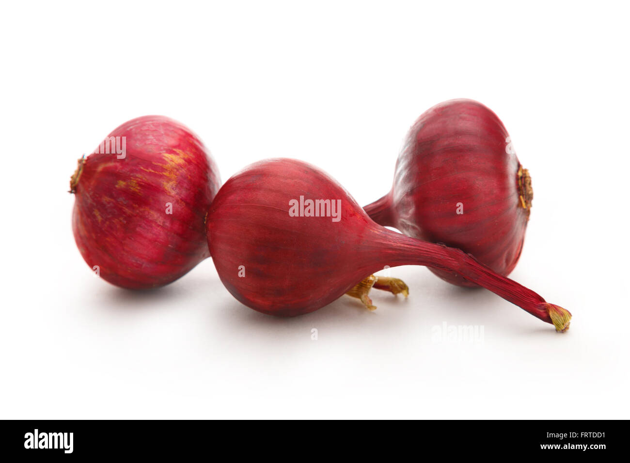 Red onion isolated on the white background Stock Photo - Alamy