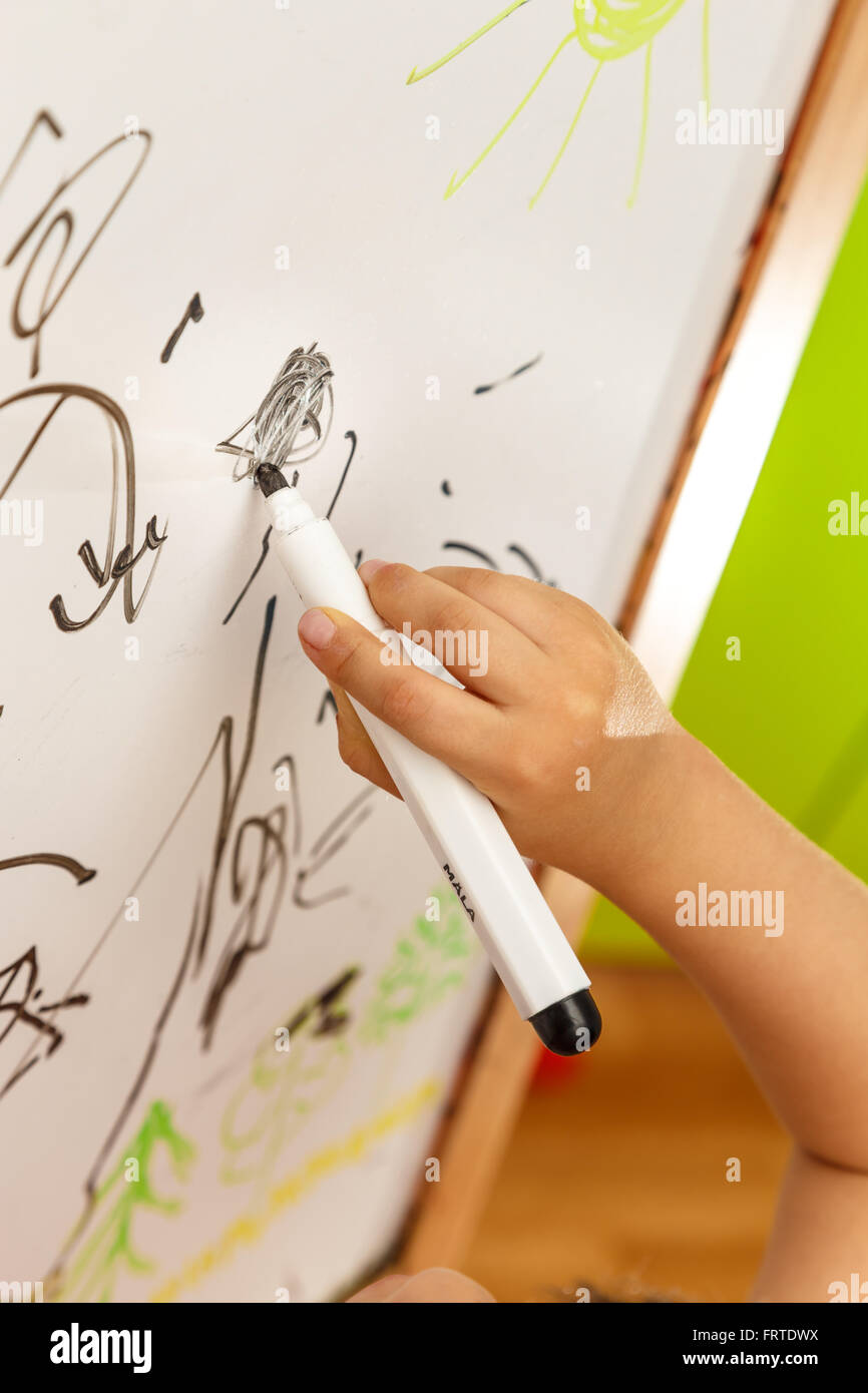 Child whiteboard hi-res stock photography and images - Alamy