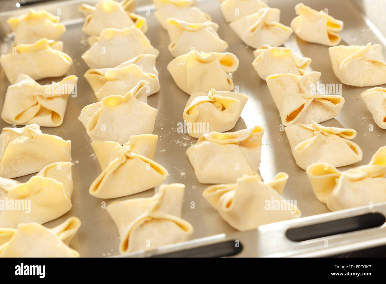 Kitchen table white hi-res stock photography and images - Alamy