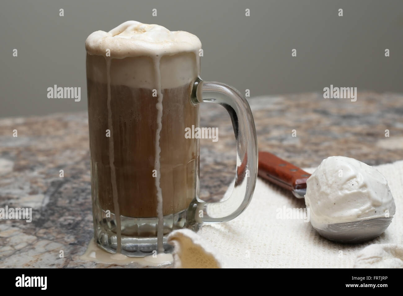 Root beer float hi-res stock photography and images - Alamy