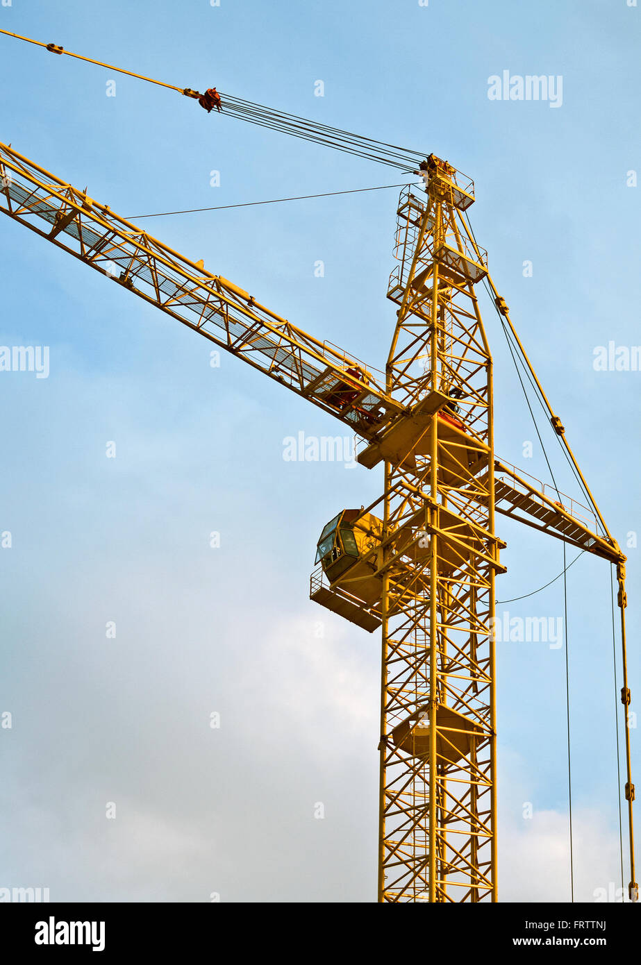 Jib and derrick crane hi-res stock photography and images - Alamy