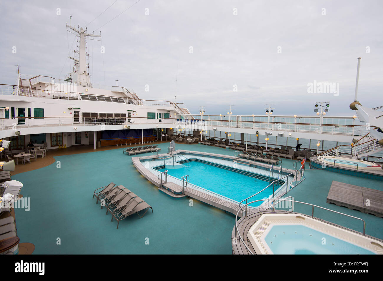 Open deck hi-res stock photography and images - Alamy