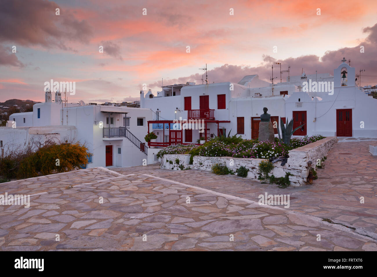 Traditional architecture in the town of Mykonos, Greece Stock Photo - Alamy