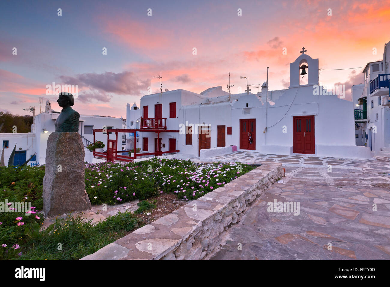 Traditional architecture in the town of Mykonos, Greece Stock Photo - Alamy