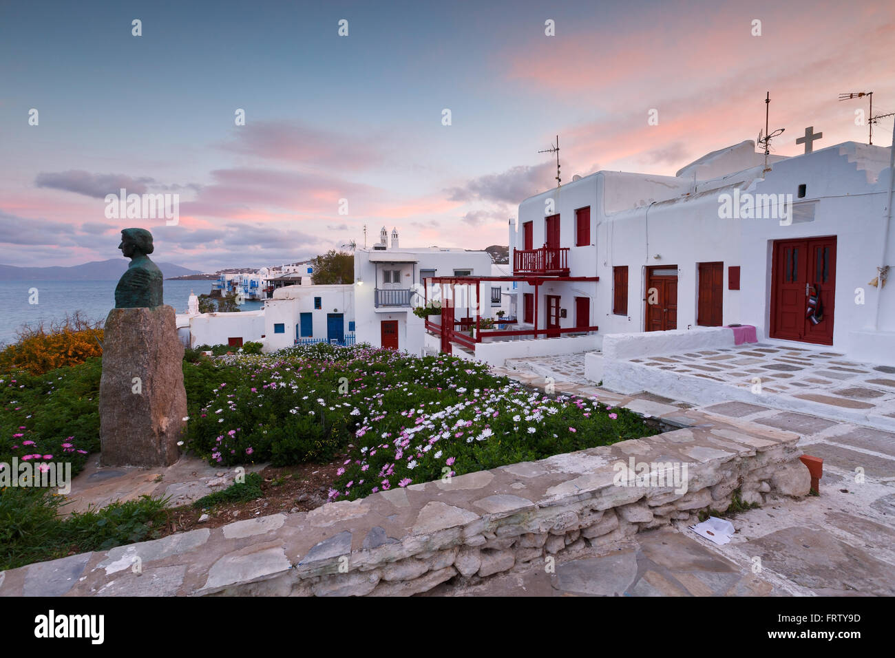 Traditional architecture in the town of Mykonos, Greece Stock Photo - Alamy