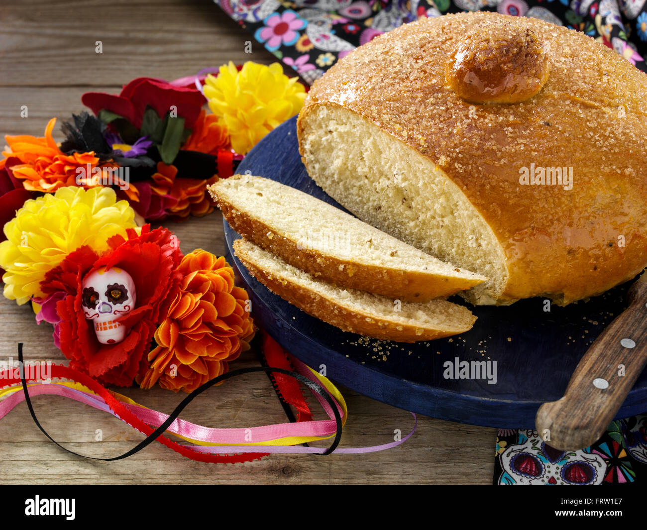 Pan de muerto hi-res stock photography and images - Alamy