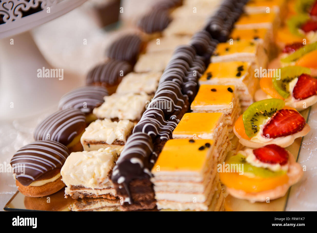 Fresh cookies in market hi-res stock photography and images - Alamy