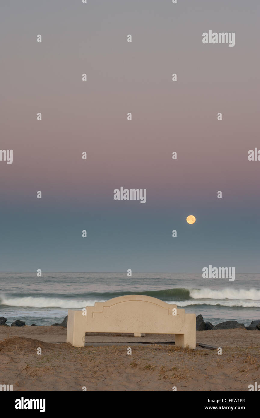 Full moon over the horizon Stock Photo - Alamy