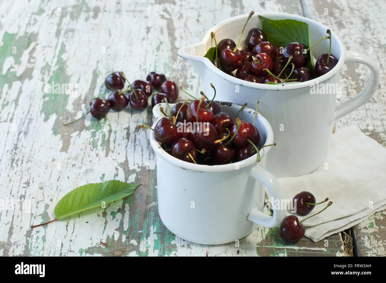 Two cherry pots hi-res stock photography and images - Alamy