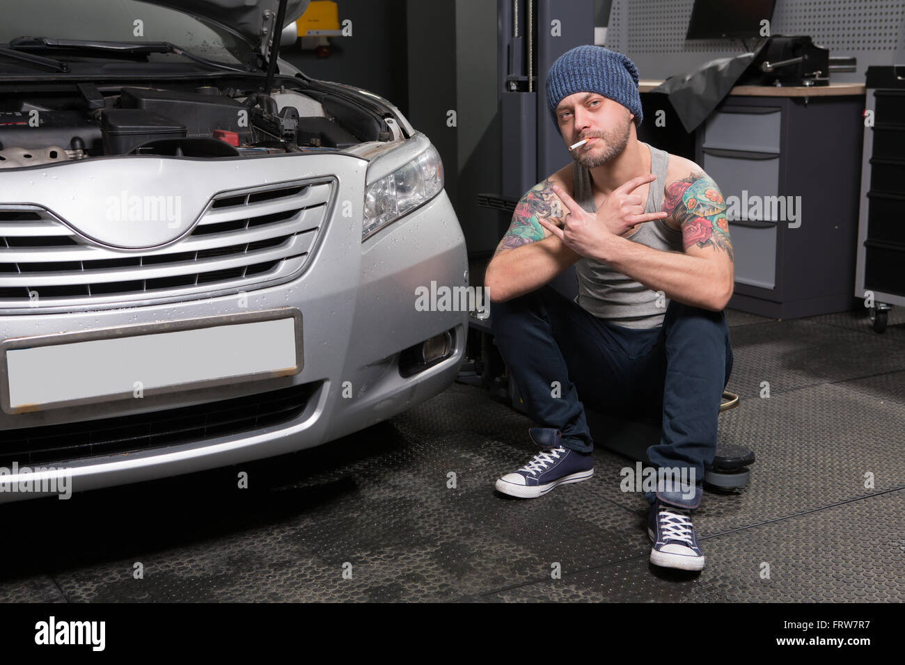 Auto worker hi-res stock photography and images - Alamy