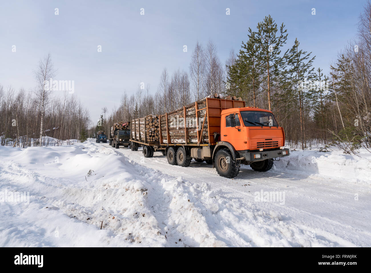 Trucks loaded timber move hi-res stock photography and images - Alamy