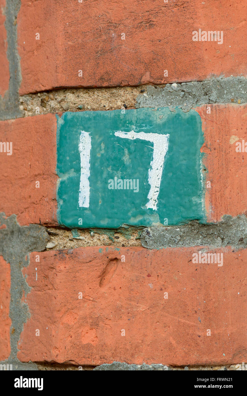 Number 17 sign house hi-res stock photography and images - Alamy
