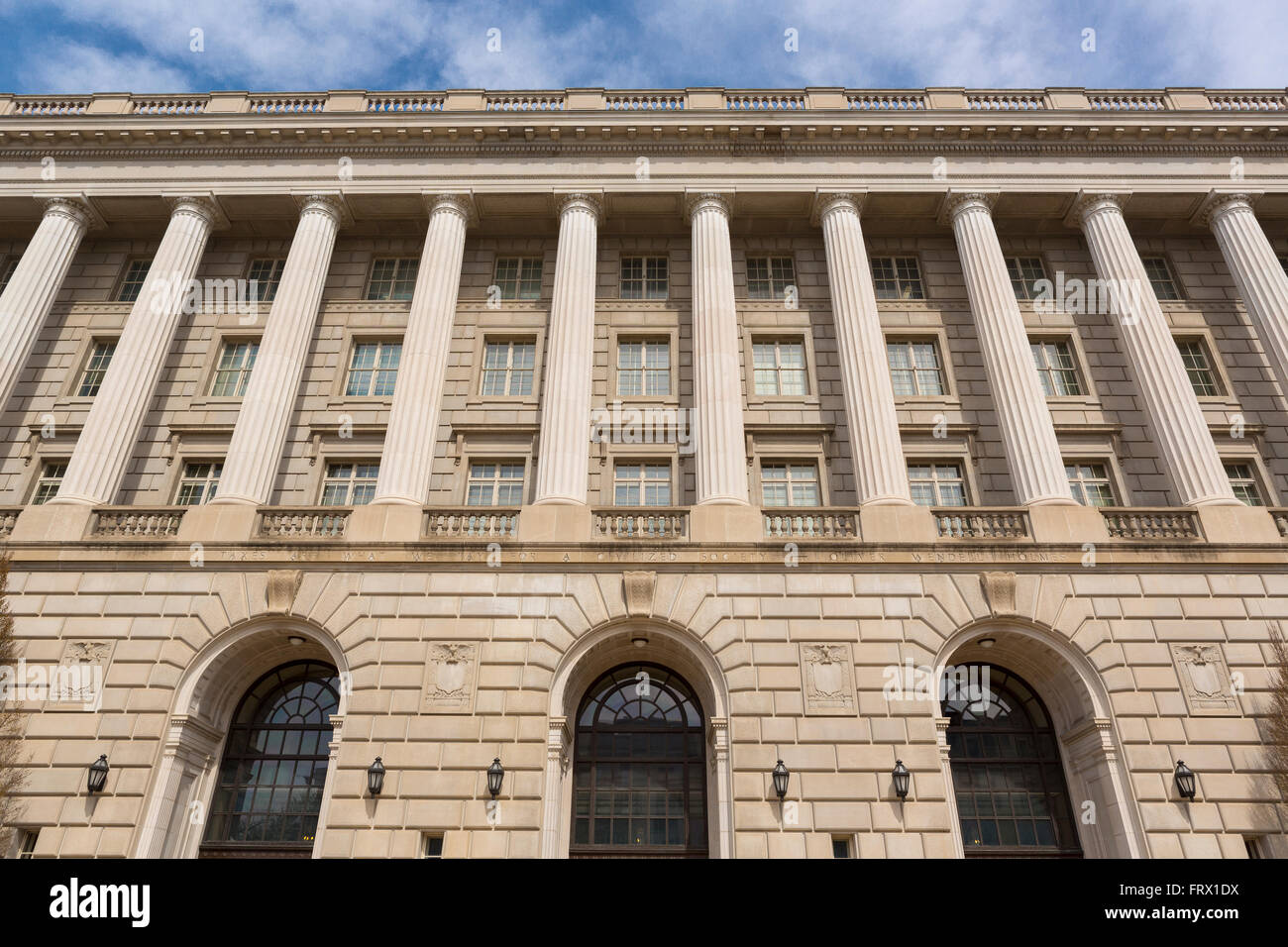 Internal revenue service building hi-res stock photography and images ...