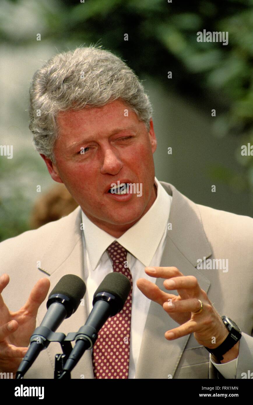 42nd president of the usa 1993 2001 hi-res stock photography and images ...