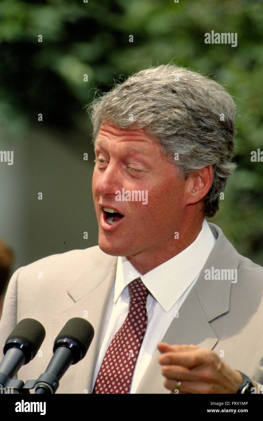 42nd president of the usa 1993 2001 hi-res stock photography and images ...