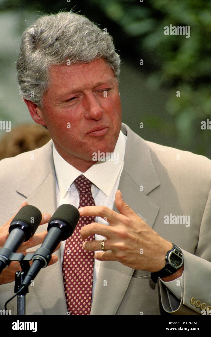 42nd president of the usa 1993 2001 hi-res stock photography and images ...