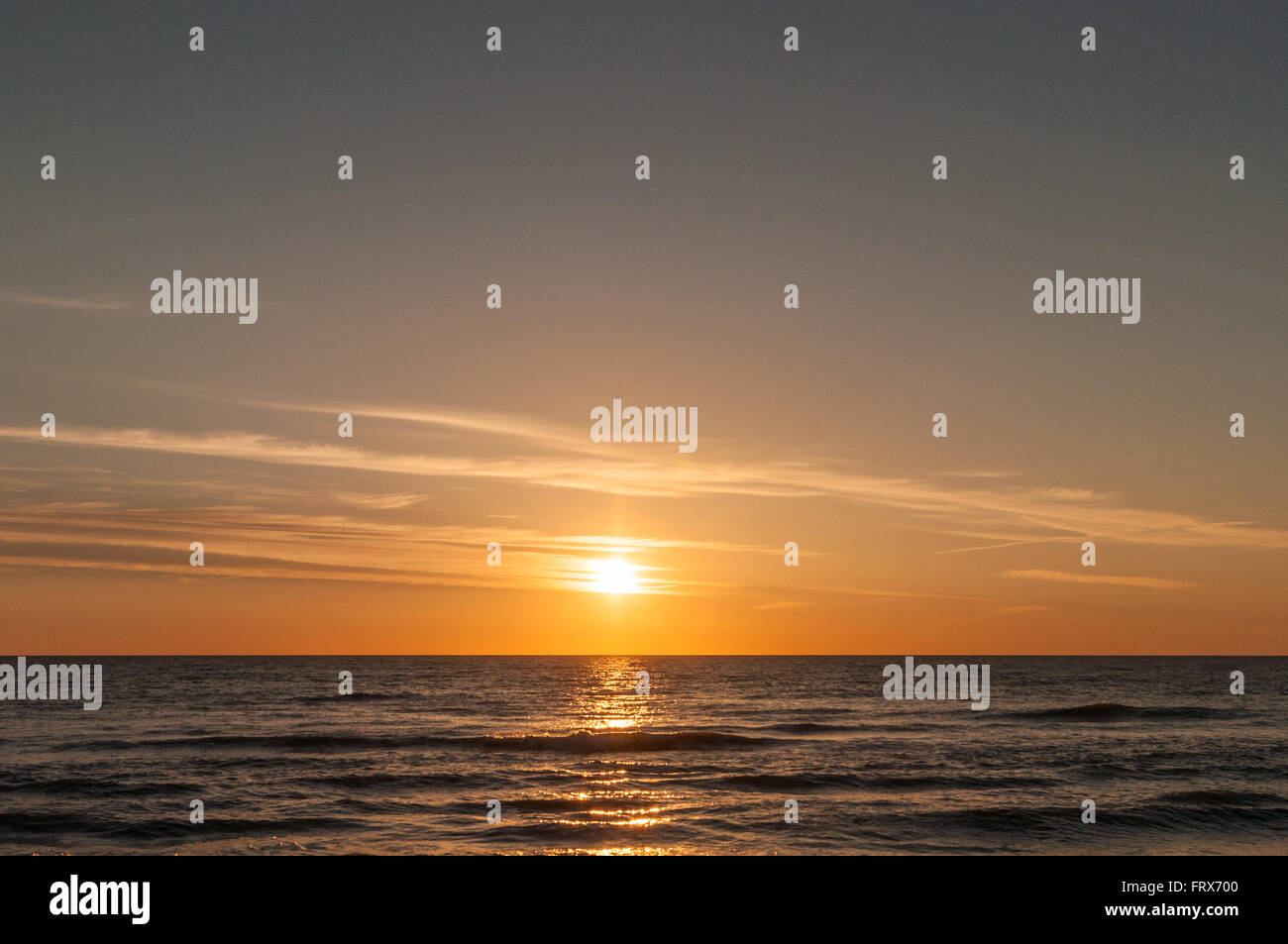 Sunrise golden sea water hi-res stock photography and images - Alamy