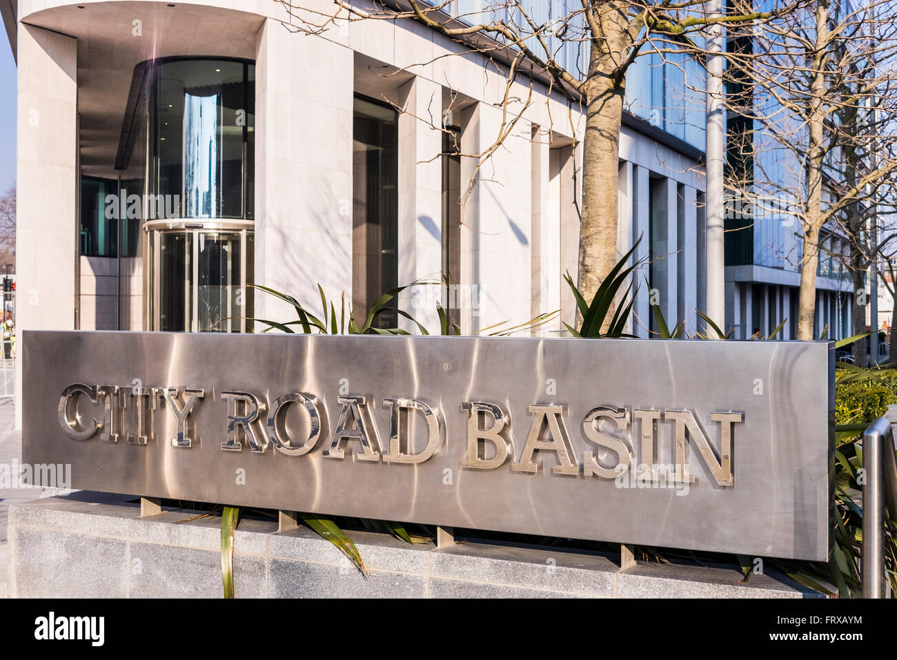 City road basin hi-res stock photography and images - Alamy
