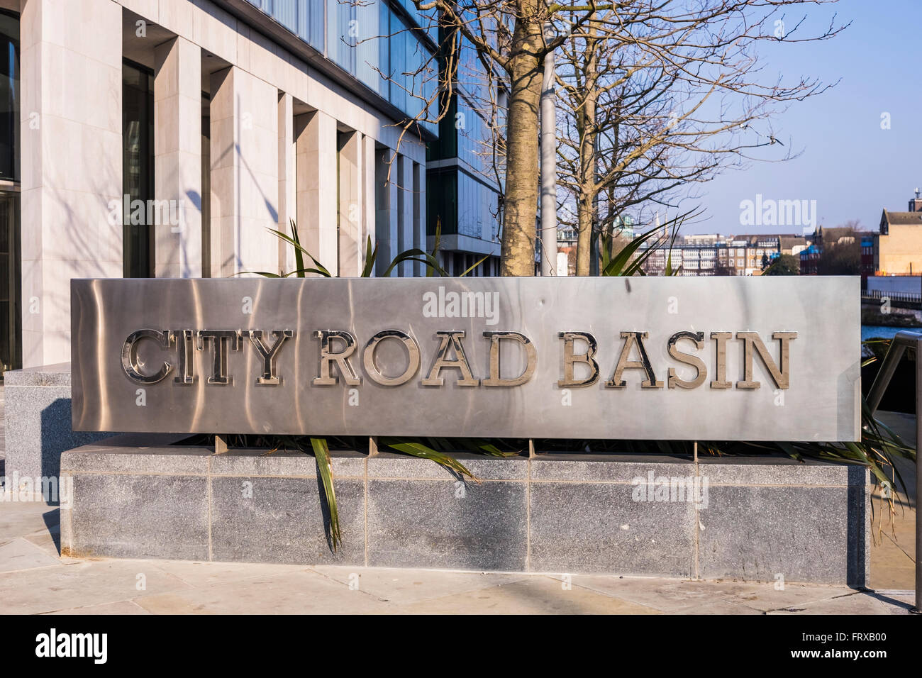 City road basin hi-res stock photography and images - Alamy