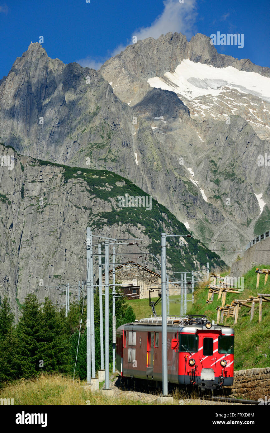 Matterhorn-Gotthard-Railway in front of Salbitschijen, Oberalp Pass ...