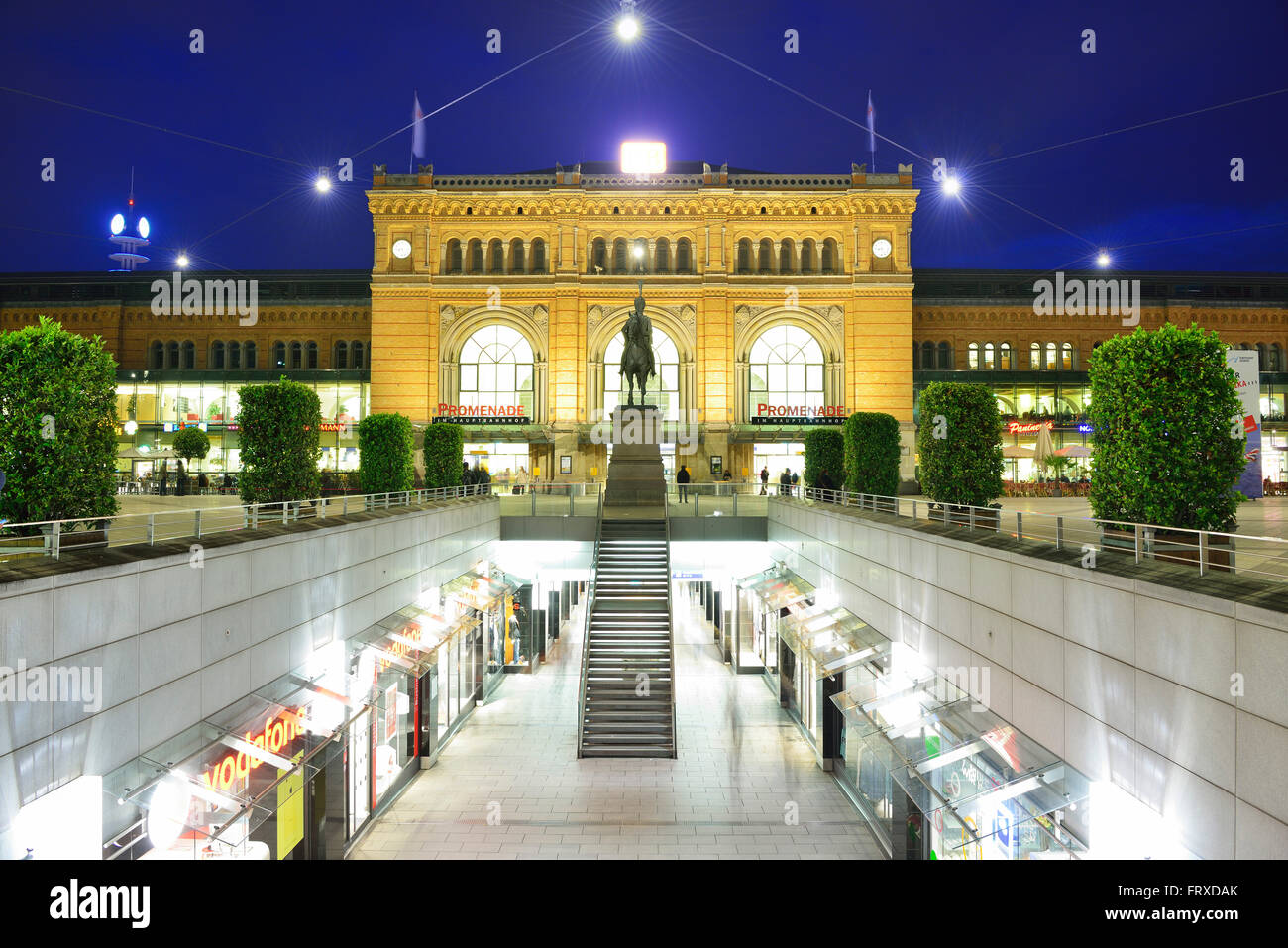 Main railway station hanover hi-res stock photography and images - Alamy