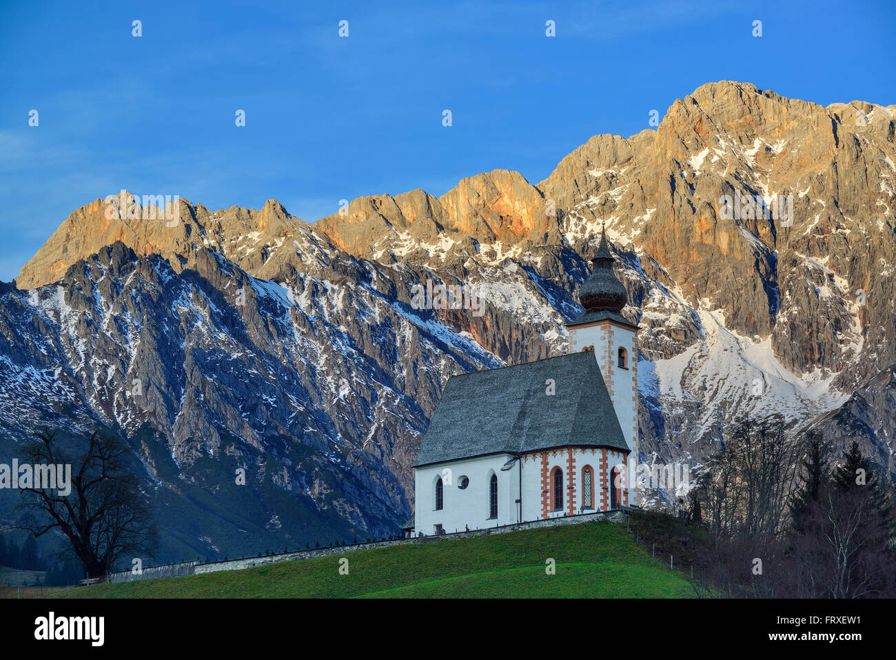 Church of Dienten beneath Hochkoenig range, Dienten, Berchtesgaden ...