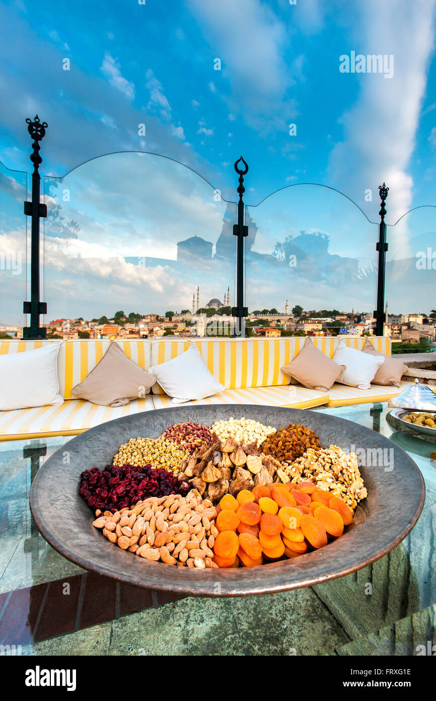 City view restaurant europe hi-res stock photography and images - Alamy