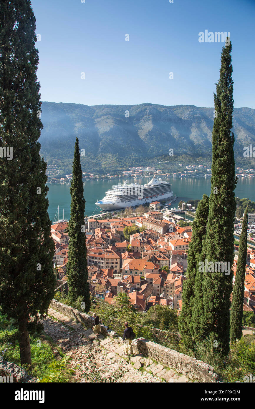 Steep walkway to the fortress with view of the old town and cruise ...