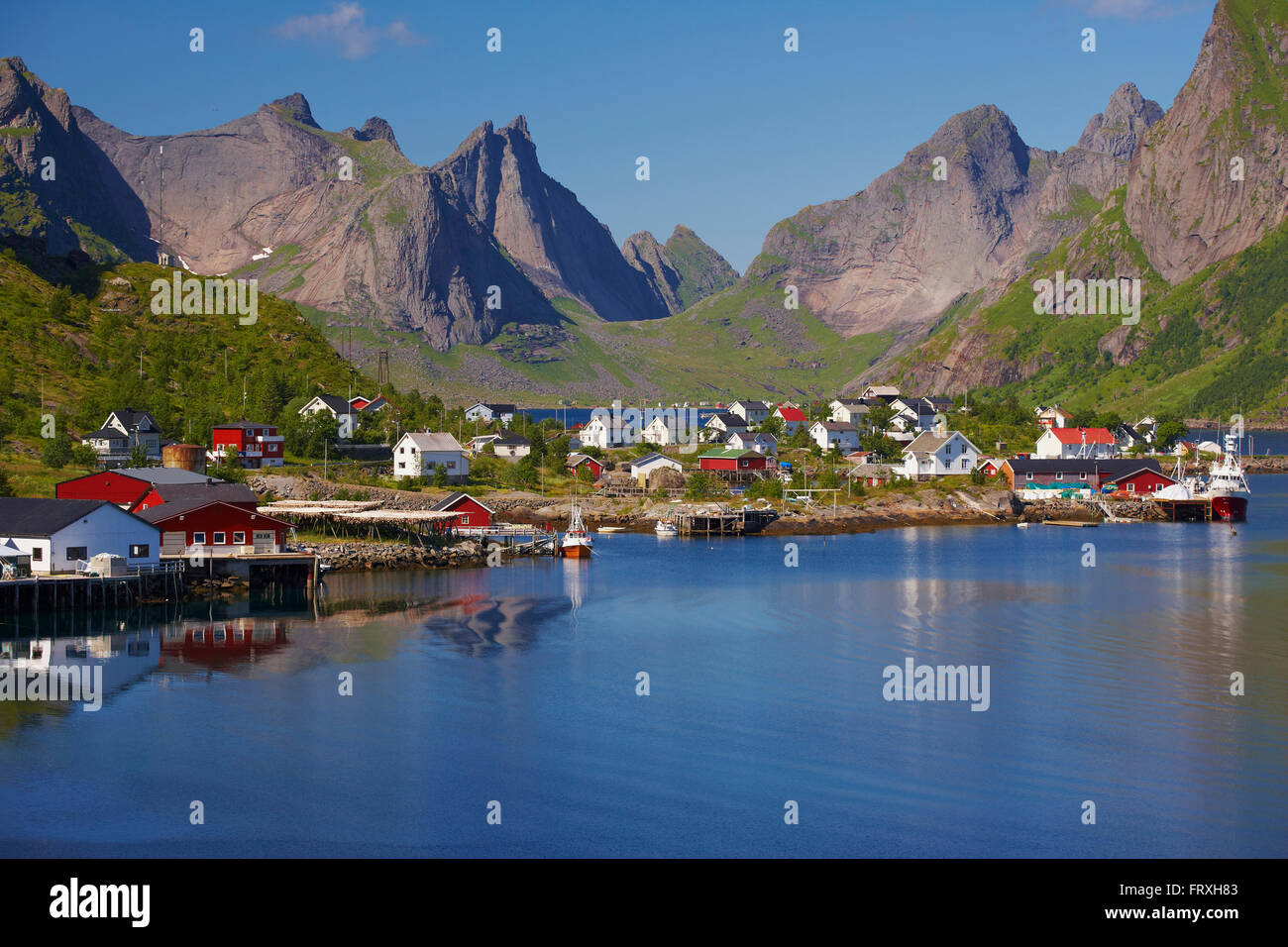 View at the old fishing village of Reine, Isle of Moskenes, Lofoten ...