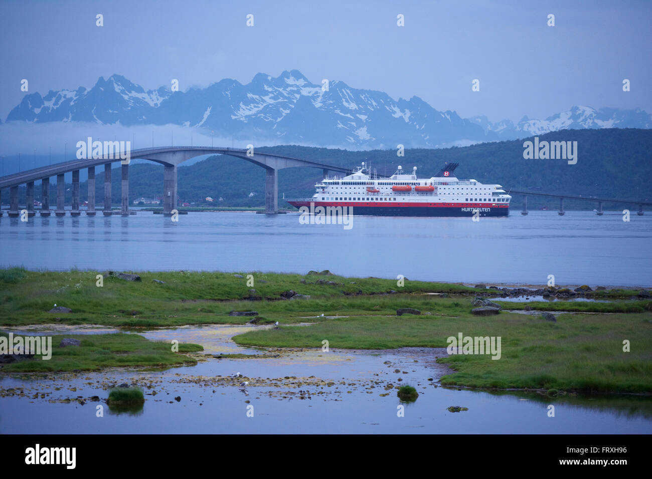 MS, Nordkapp, of the Hurtigruten under the bridge across the ...