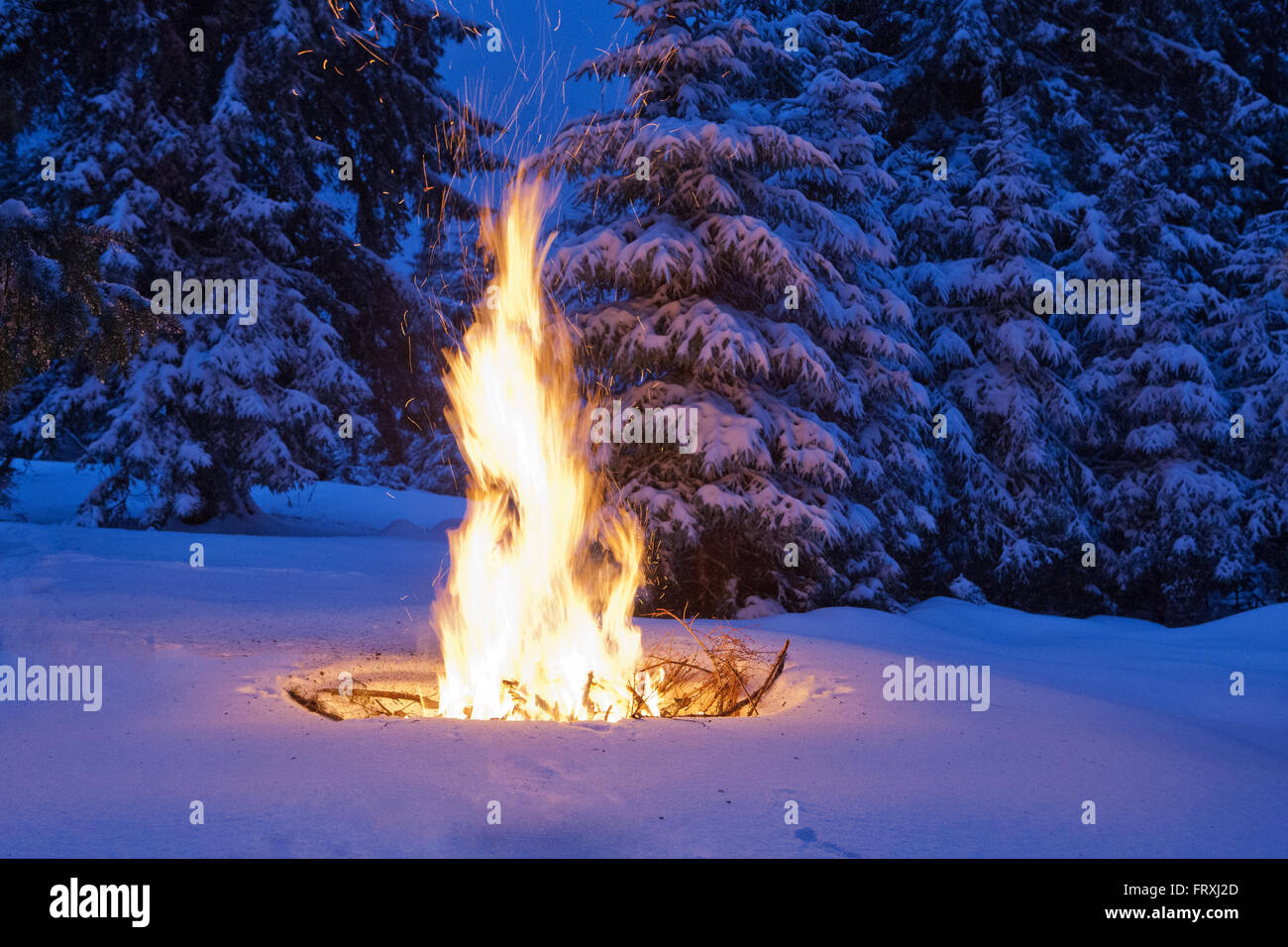 Bonfire on snow hi-res stock photography and images - Alamy