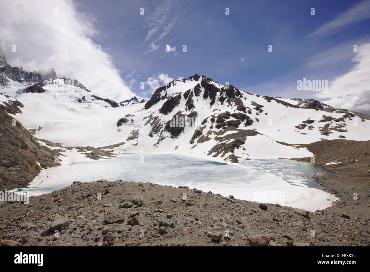 Frozen Laguna de Los Tres, mountain lake below Fitz Roy, Los Glaciares ...