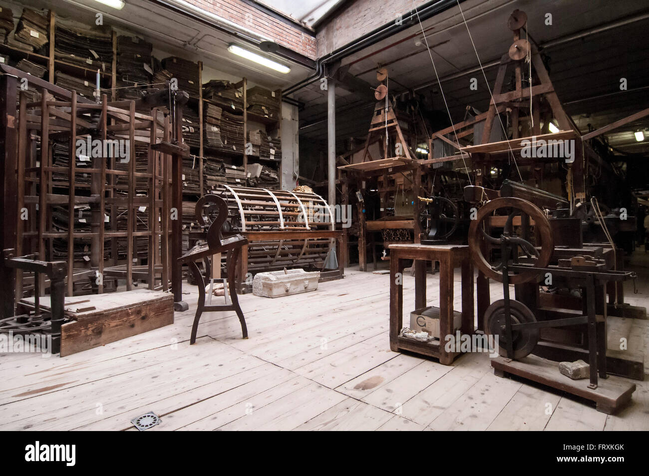 Traditional brocade weaving, Venice, Veneto, Italy Stock Photo - Alamy