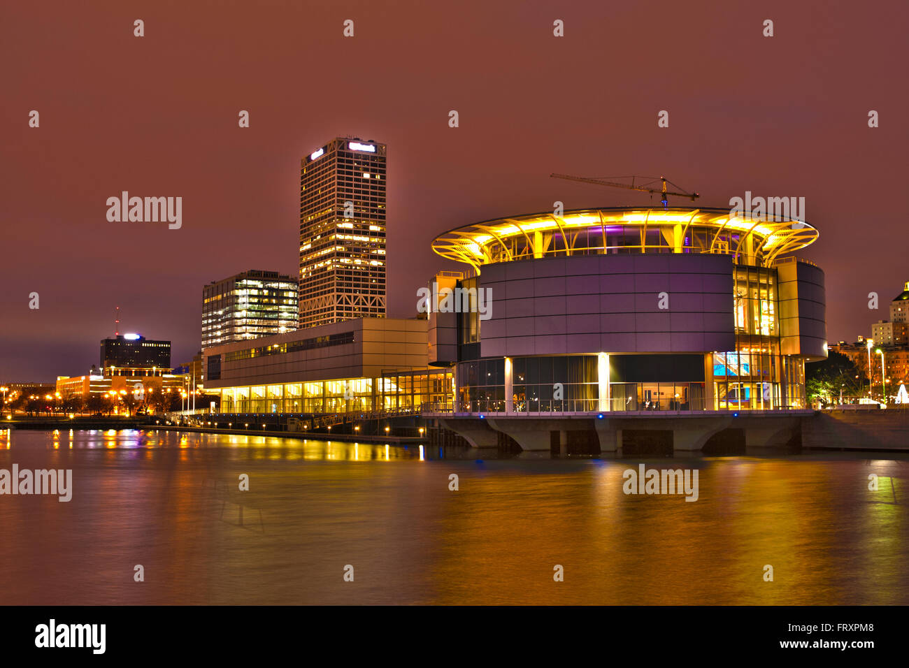 Discovery World Milwaukee Harbor Lake Front Stock Photo - Alamy