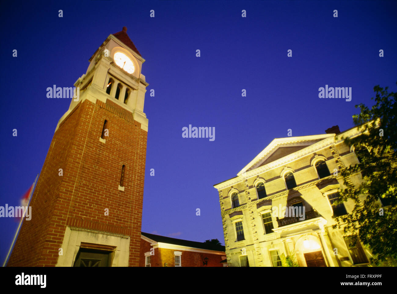 Canada niagara on the lake ontario clock tower cenotaph on hi-res stock ...