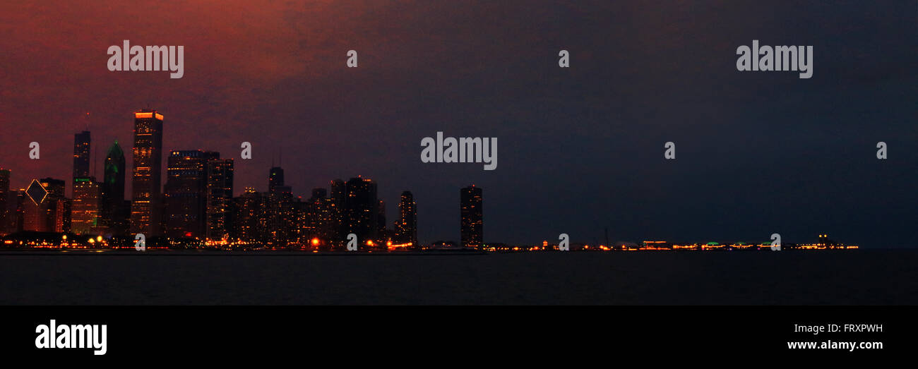 Chicago Illinois sunset skyline winter Stock Photo - Alamy