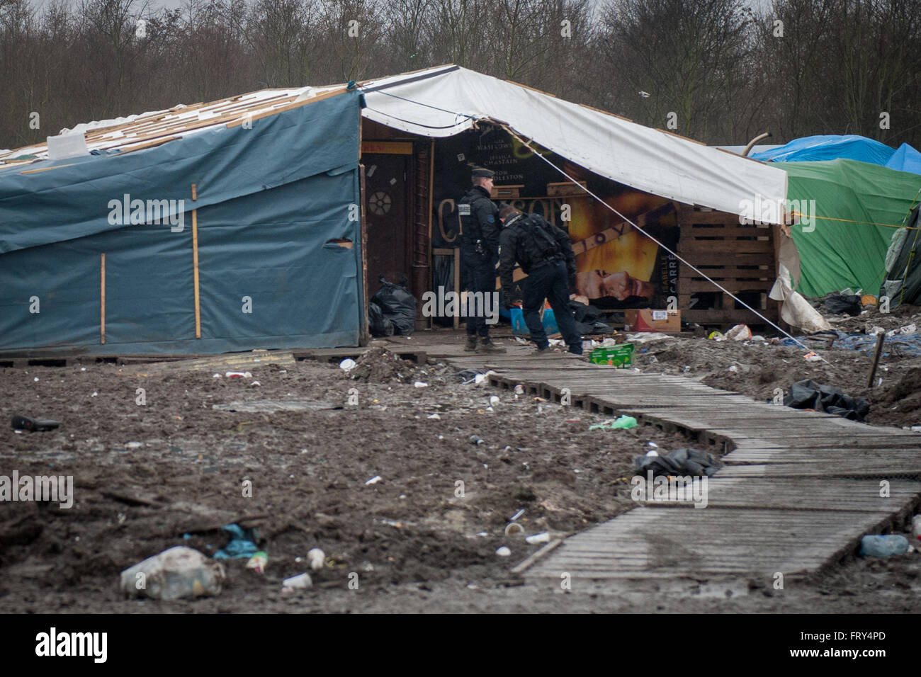A sense of eeriness prevails as rain and wind force refugees to stay in ...