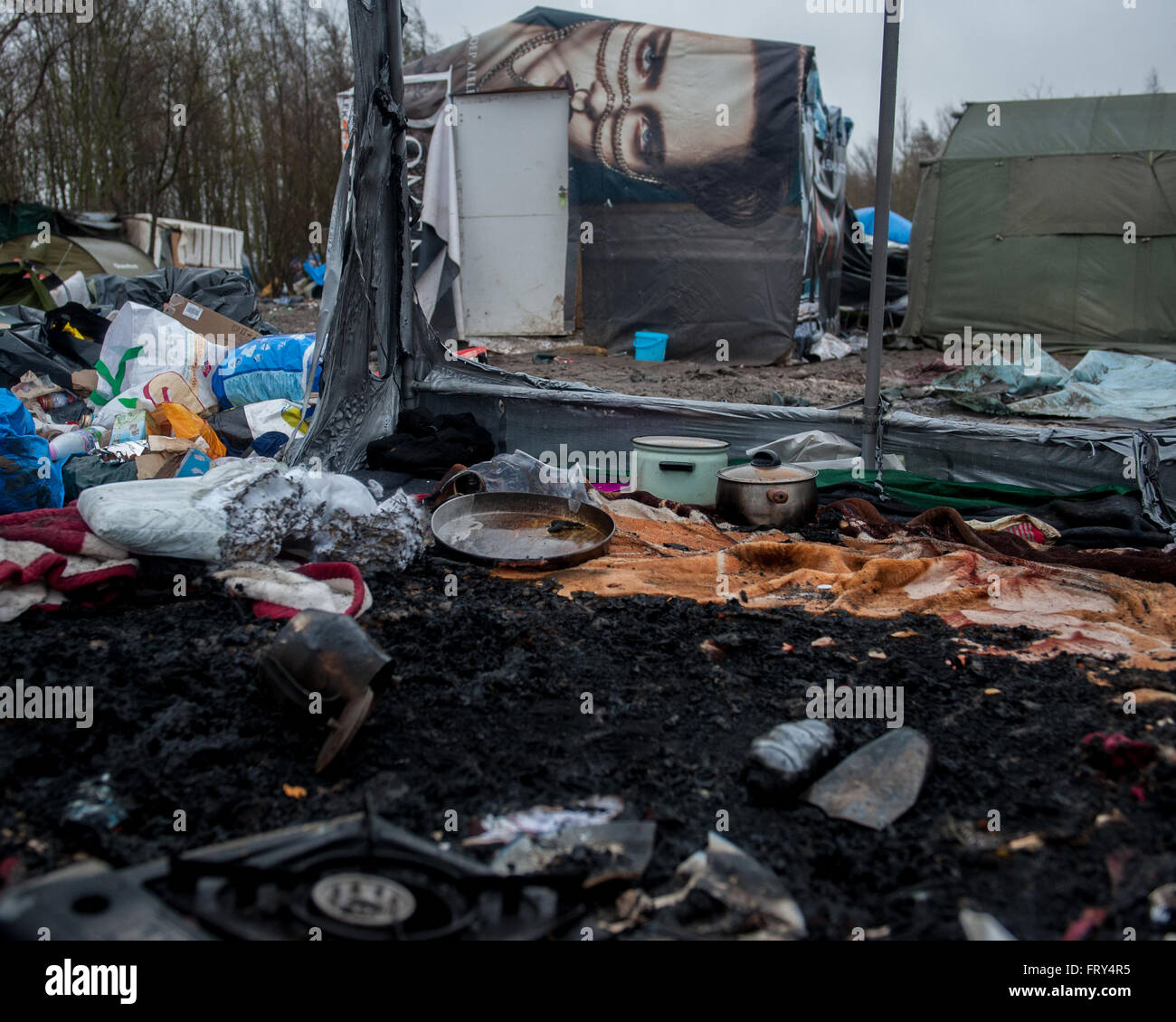 A sense of eeriness prevails as rain and wind force refugees to stay in ...