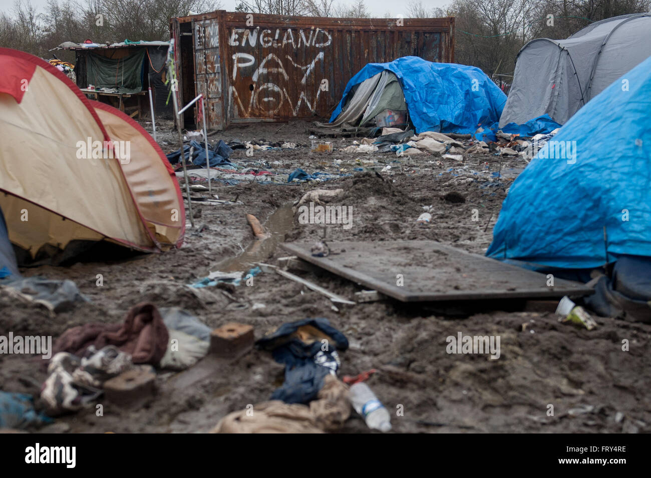 A sense of eeriness prevails as rain and wind force refugees to stay in ...