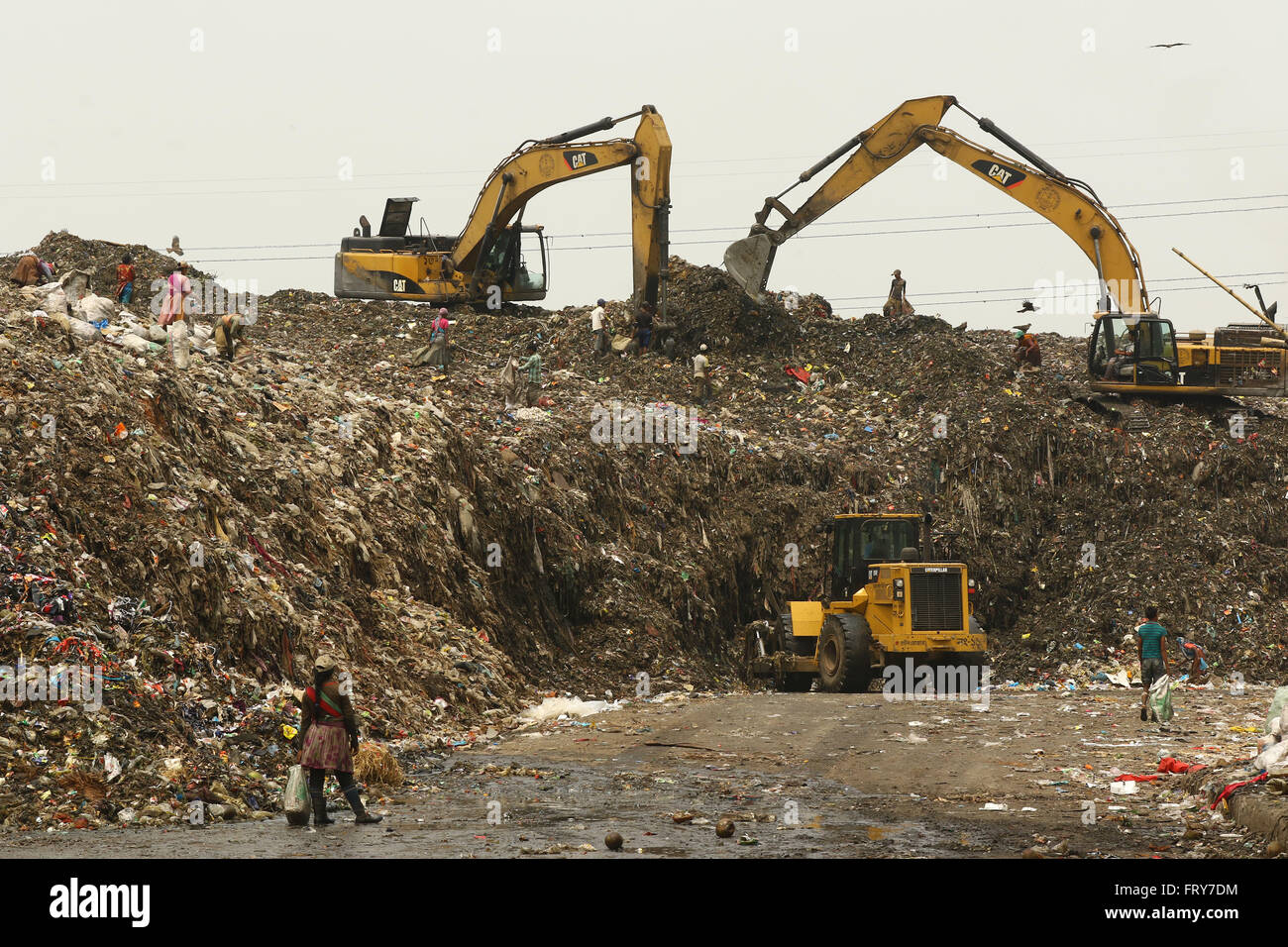 Child waste pickers pick non hi-res stock photography and images - Alamy