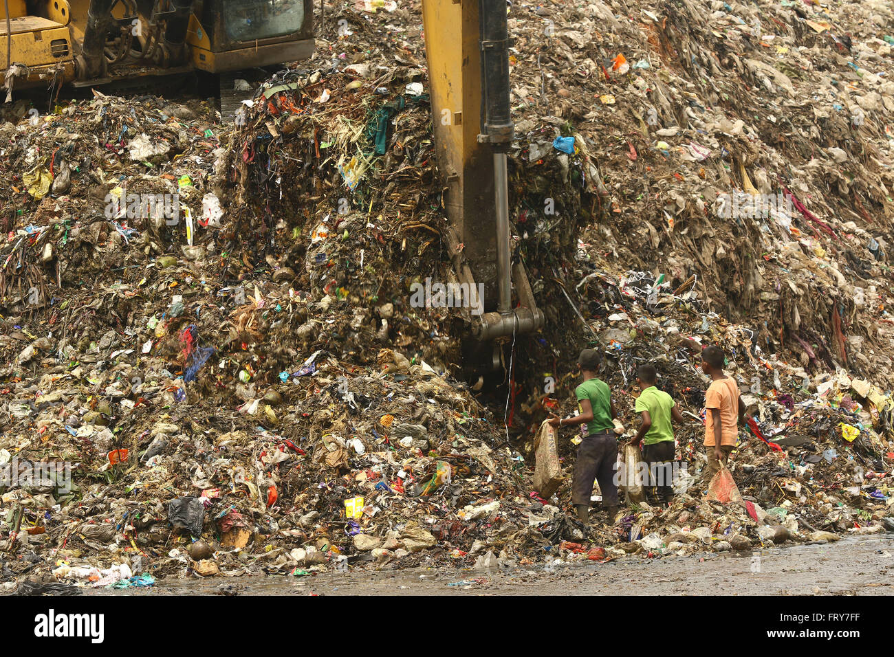 Garbage pickers children hi-res stock photography and images - Alamy