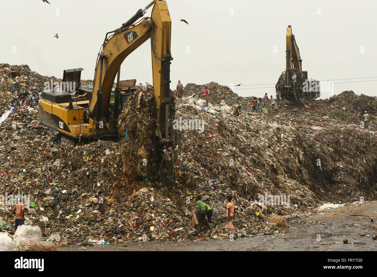 Child waste pickers pick non hi-res stock photography and images - Alamy